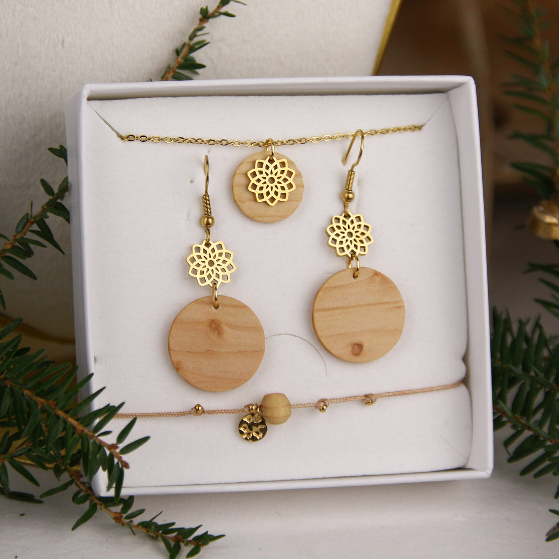 Wooden jewelry Astwerk - nature meets design – Holzschmuck Astwerk